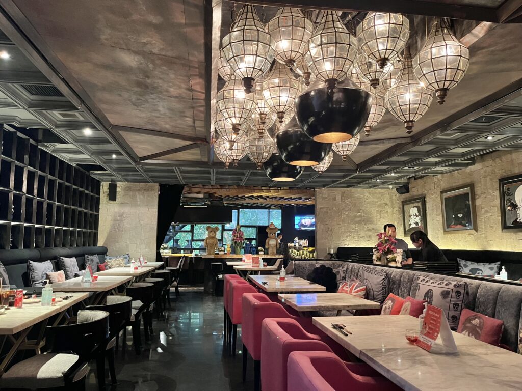 日本随一の三河のうなぎを食す 映える空間と本物の味が共存 | Fukuro Dining & Sake Bar - Lifenesia